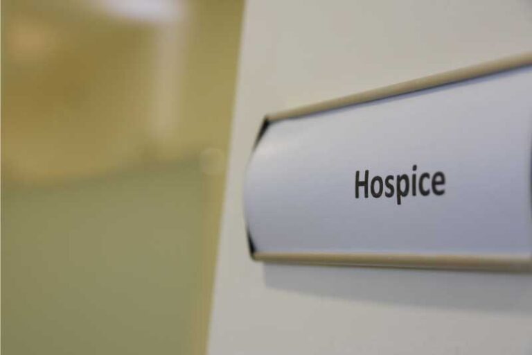 How to Choose the Right Hospice Provider | Practical Guide